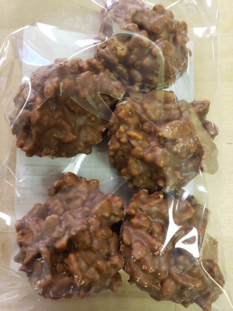 Chocolate Clusters Maple Crunch 90g – Crowsnest Candy Company