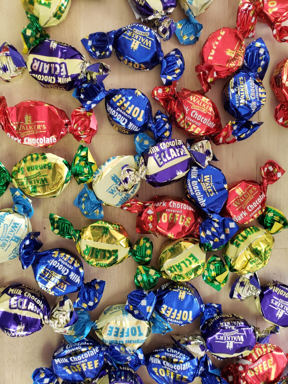 Walkers Assorted Toffee & Chocolate Eclairs – Crowsnest Candy Company