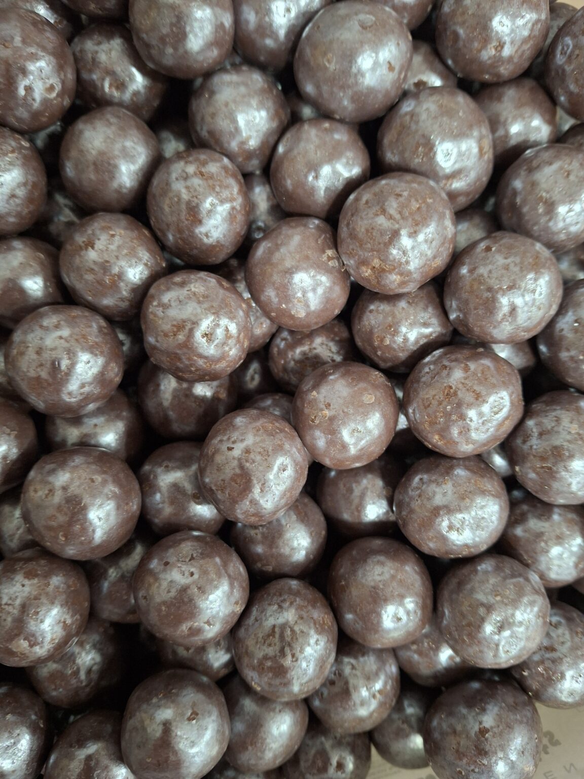 Bulk Silver Chocolate & Licorice Balls per 100g – Crowsnest Candy Company